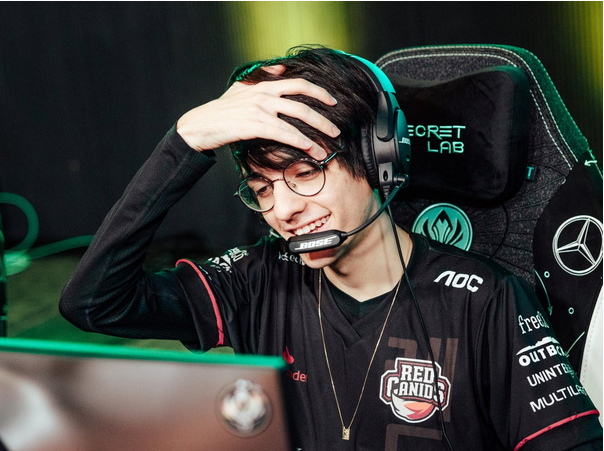 Jogador profissional brasileiro viraliza na comunidade chinesa de LoL - Mais Esports